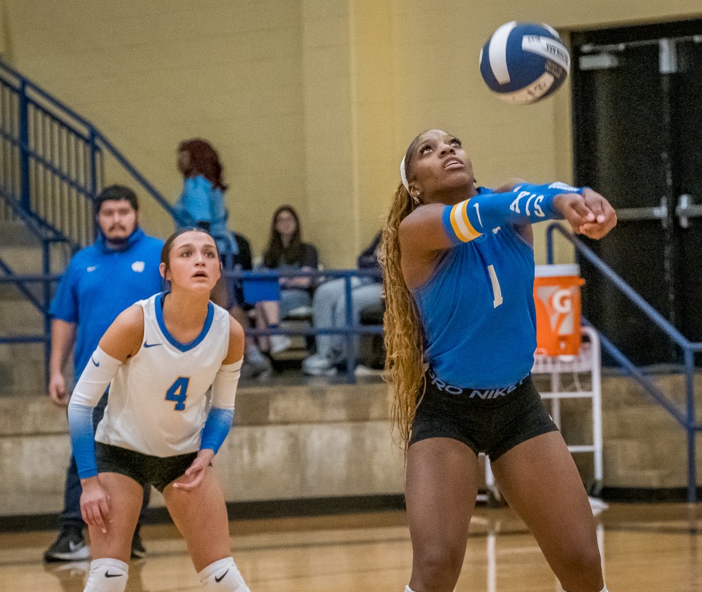 Pine Tree sweeps CH in 16-4A volleyball | Longview News-Journal