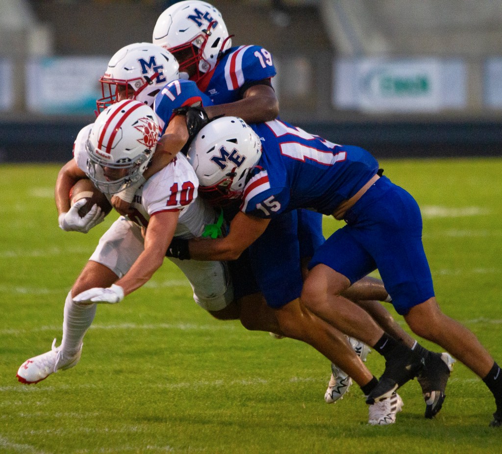 Wildcats score early, often in 64-27 win | Longview News-Journal