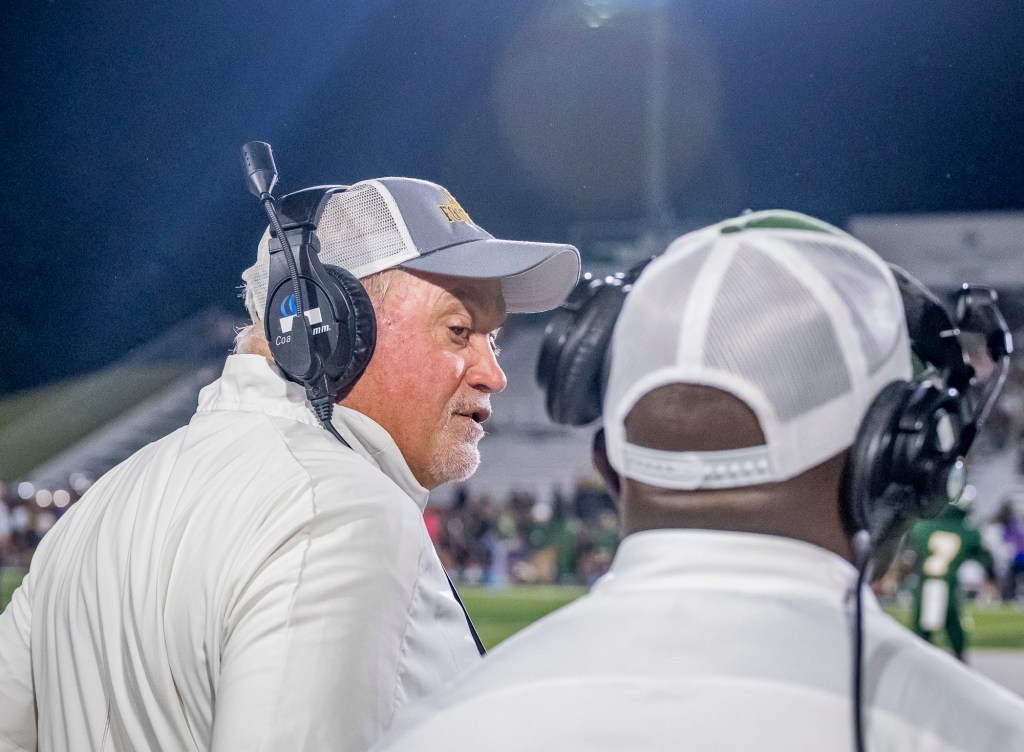 RABBIT HUNTING: Lobos host Jackrabbits in 10-6A action; Spring Hill ...