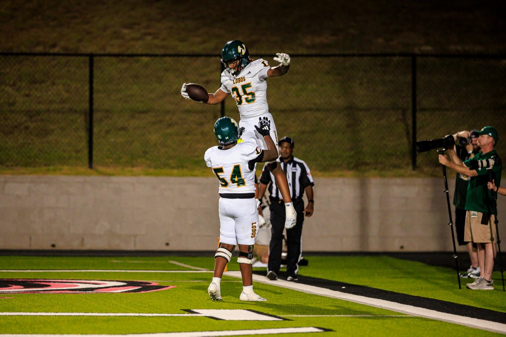 Lobos roll past Legacy, 63-20 | Longview News-Journal
