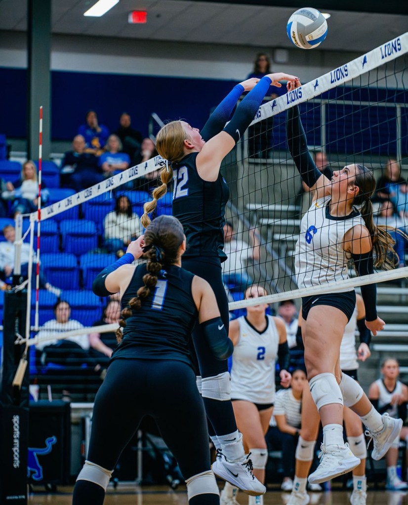 MOVING ON: Spring Hill opens playoffs with win | Longview News-Journal