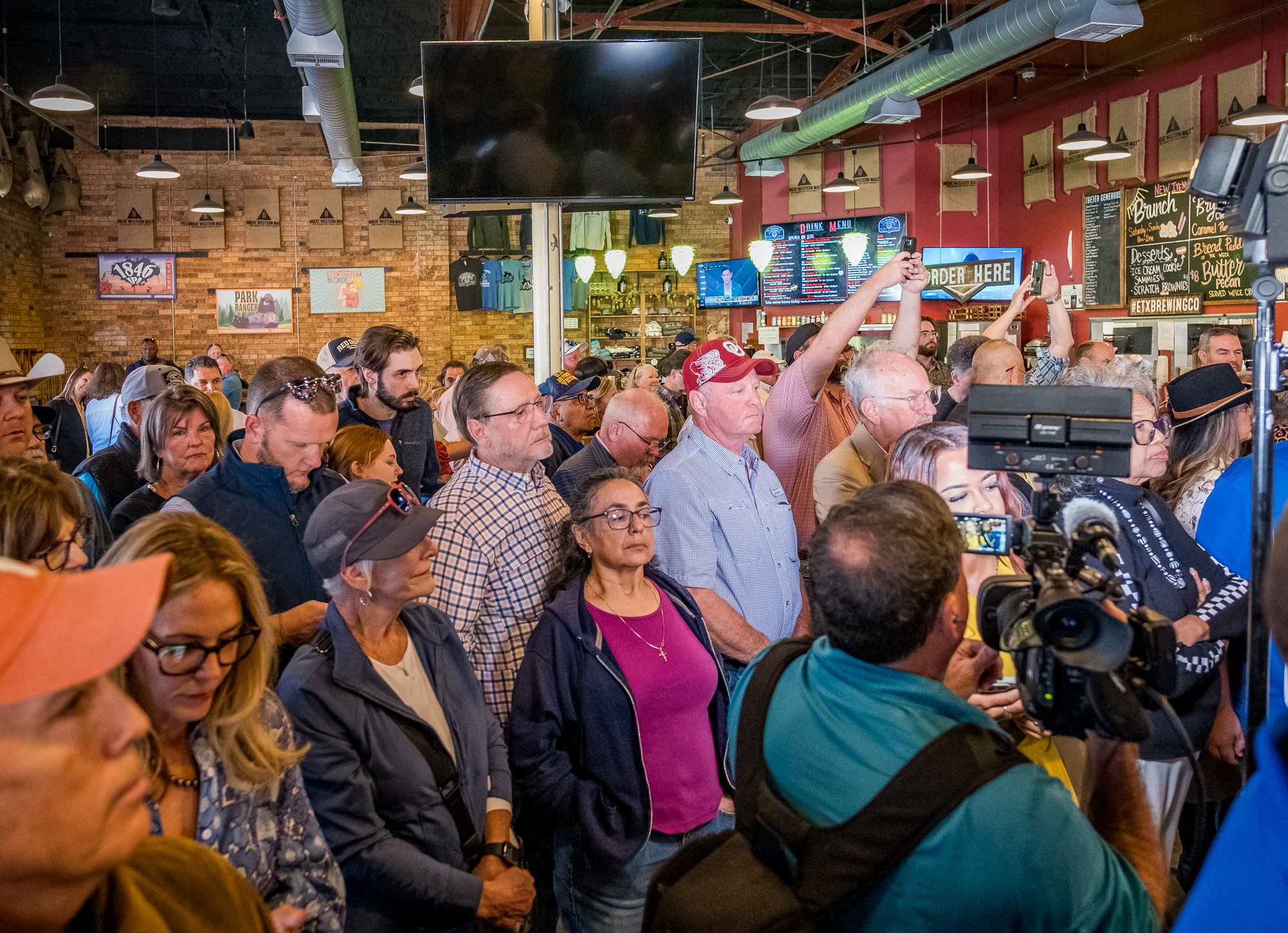 At Tyler campaign stop, Abbott details plan to eliminate property taxes ...