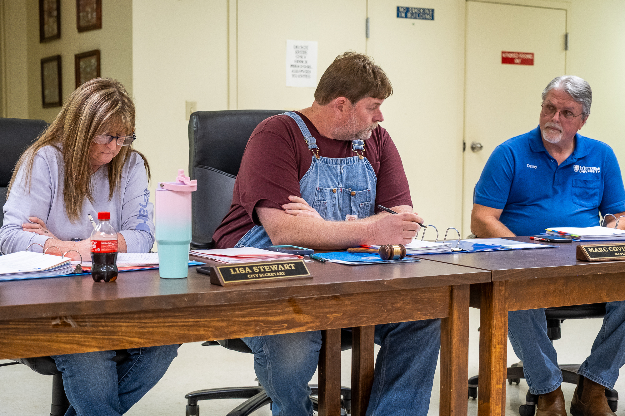 East Mountain Police Department signs ICE task force agreement ...